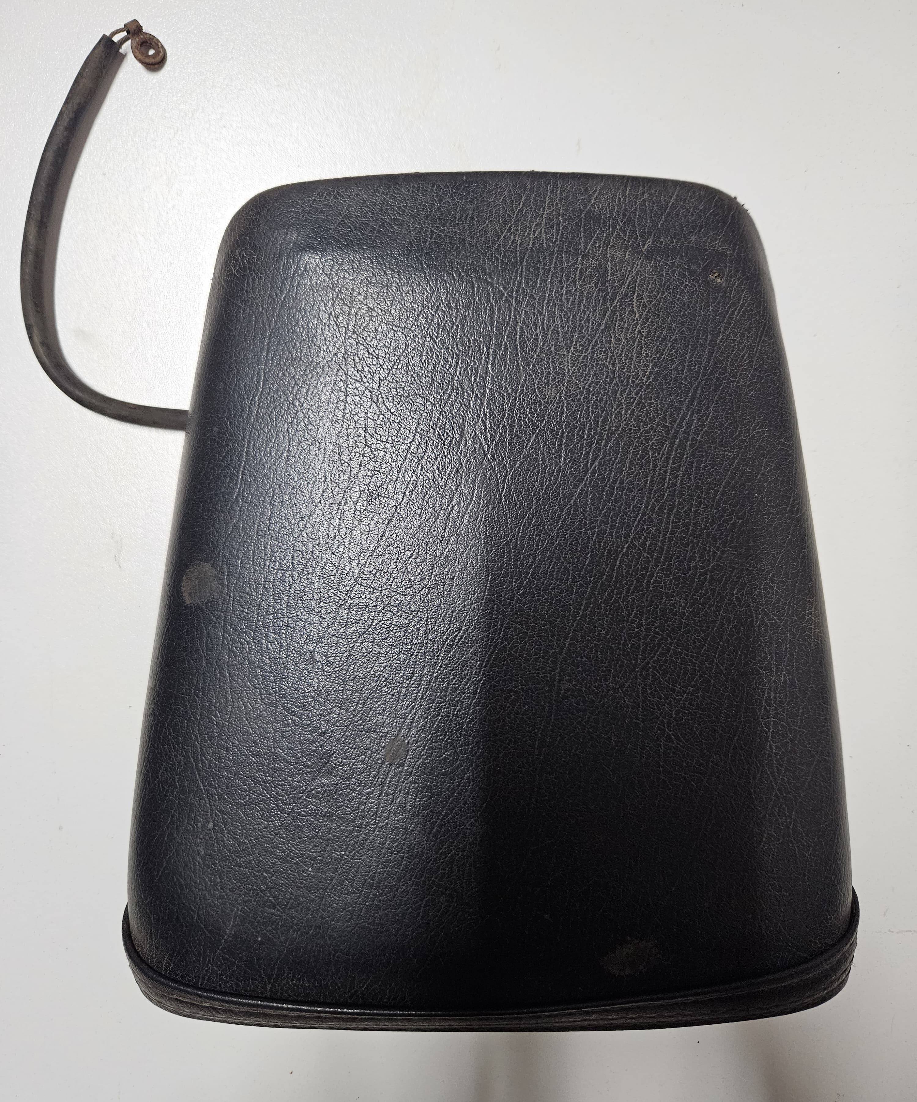 Honda VFR400 NC30 Rear Seat – Montclair Motorcycles Online